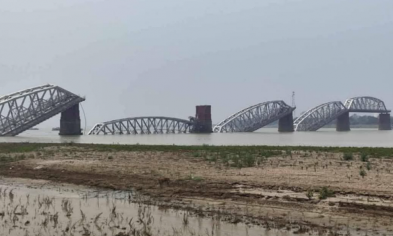 DODEN EN VEEL SCHADE IN MYANMAR NA ZWARE AARDBEVING IN ZUIDOOST-AZIË ...